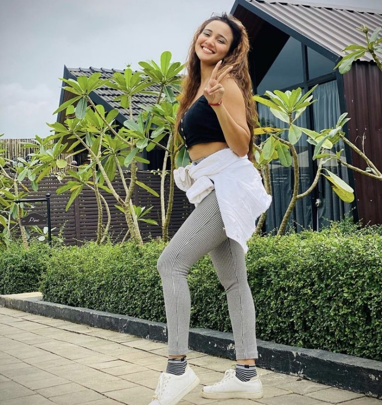 Ashi Singh Biography, Age, Movies and Net Worth – Contents101