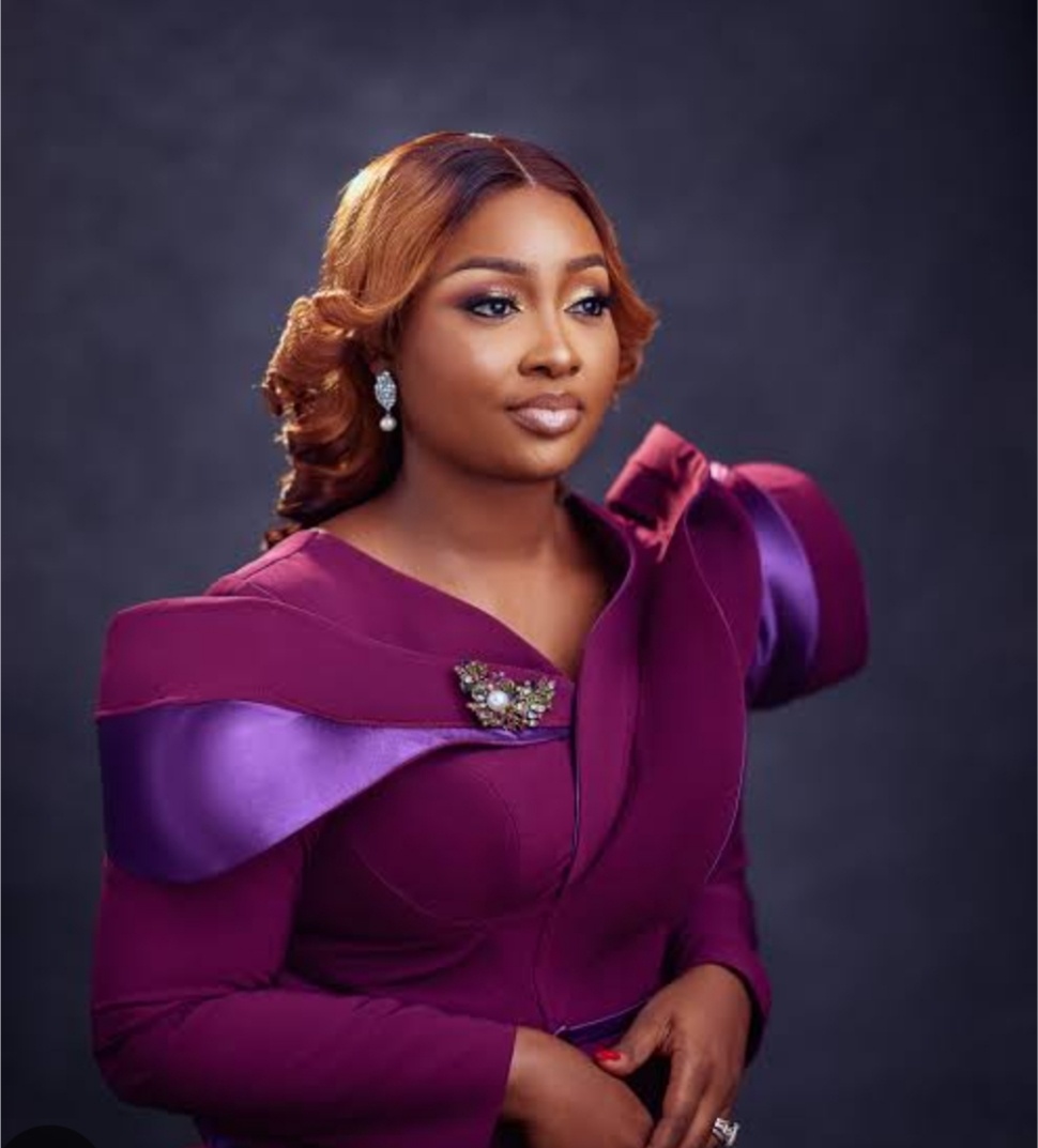 DEBOLA DEJI-KURUNMI BIOGRAPHY, CAREER, CONTROVERSIES AND NET WORTH ...