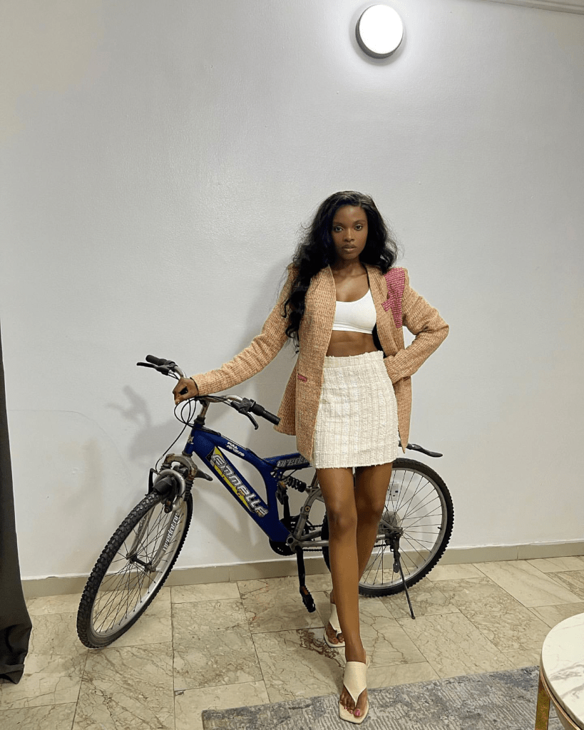 Teni Oluwa Biography, Education, Career, Controversies, And Death ...