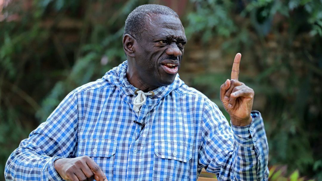 Kizza Besigye Kifeefe Biography, Education, Career, Controversies, And ...